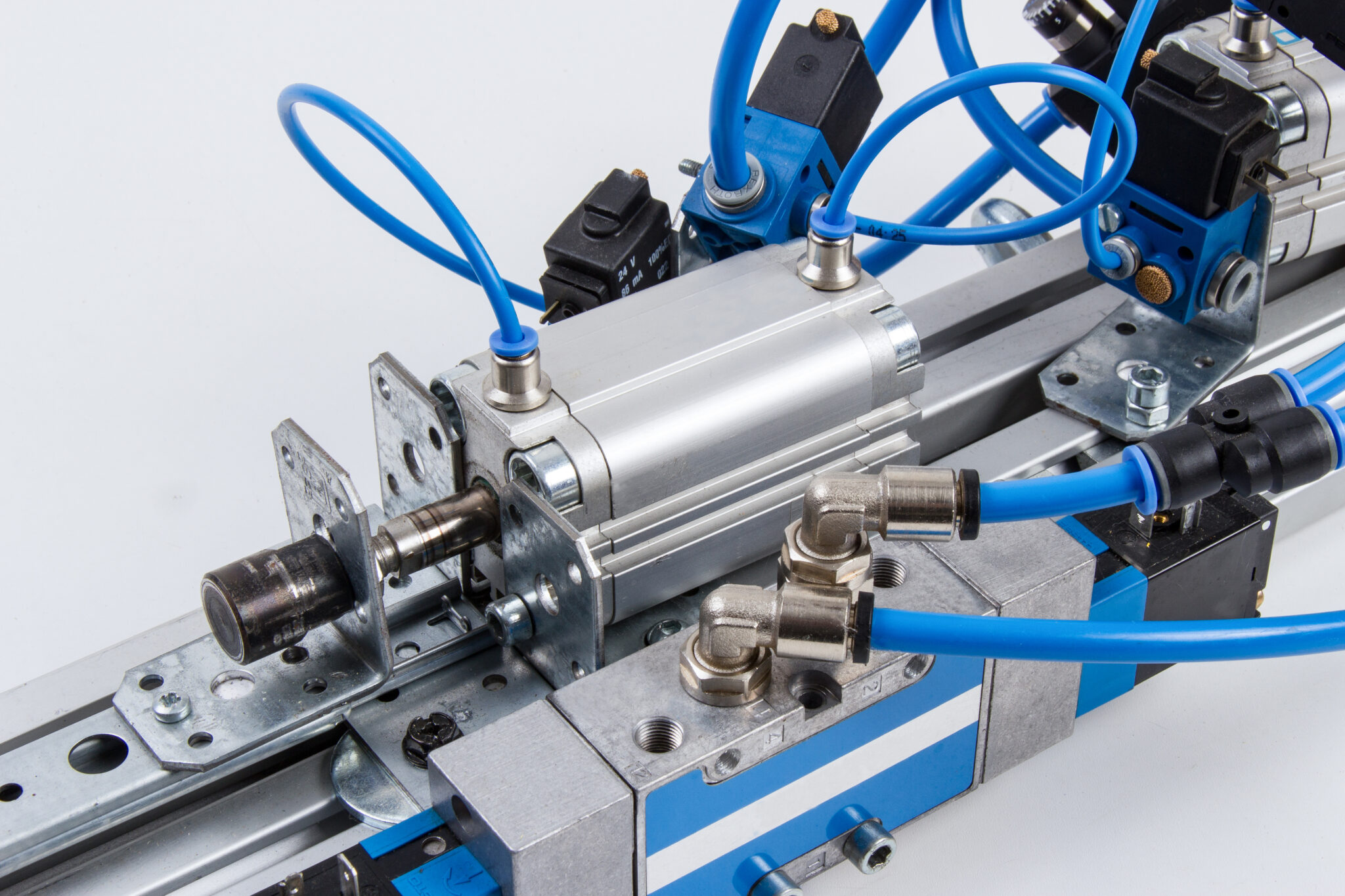 ทำไมระบบนิวเมติกส์ Pneumatic จึงนิยมใช้ในโรงงานอุตสาหกรรม